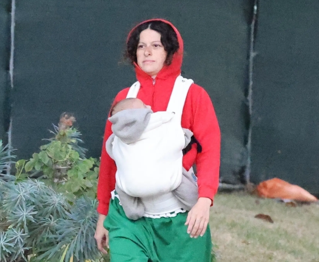 ‘Arrested Development’ Star Alia Shawkat Welcomes Her First Baby ...